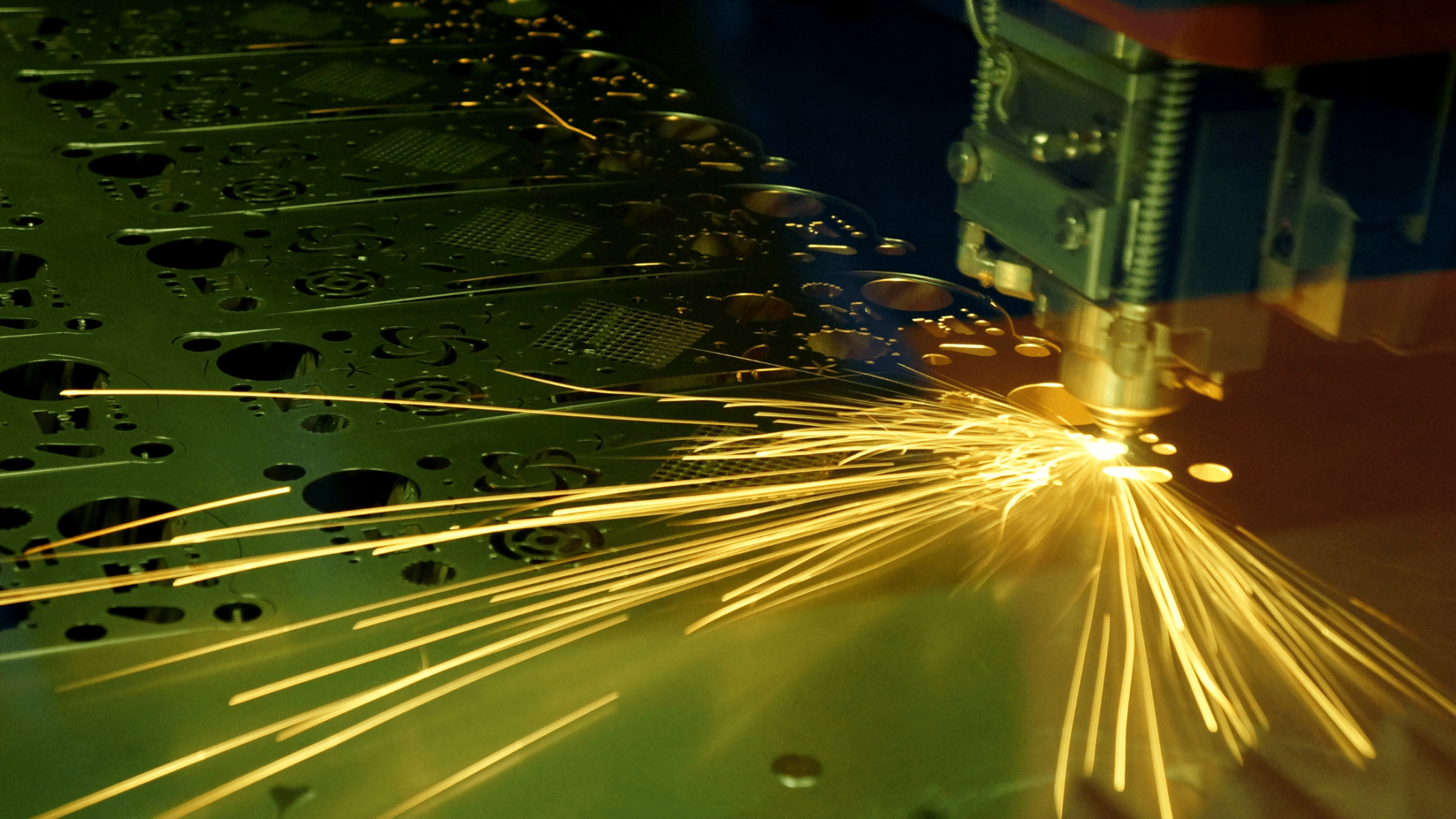 What is Laser Cutting Technology: Definition, Process and How Does a ...