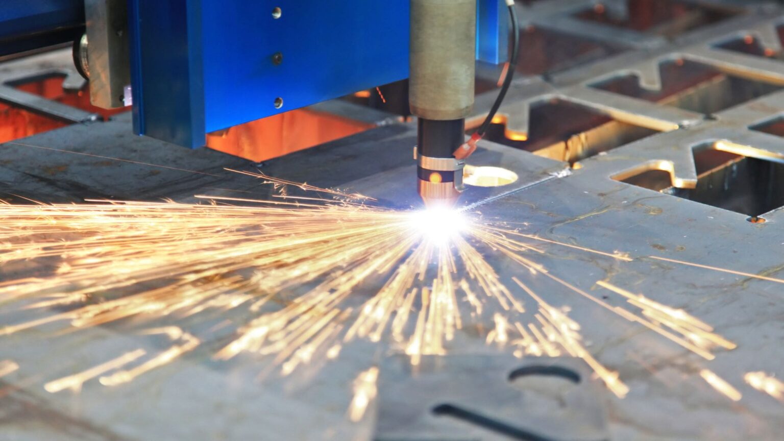Metal Laser Cutting: Definition, Process, Types and Machines - ACCURL