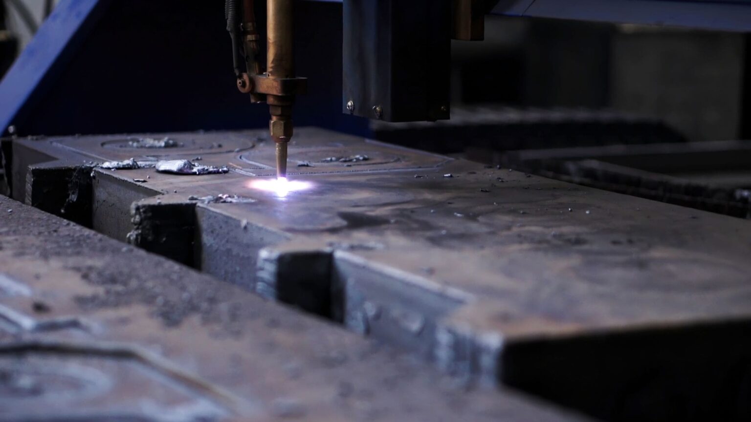 Metal Laser Cutting: Definition, Process, Types and Machines - ACCURL