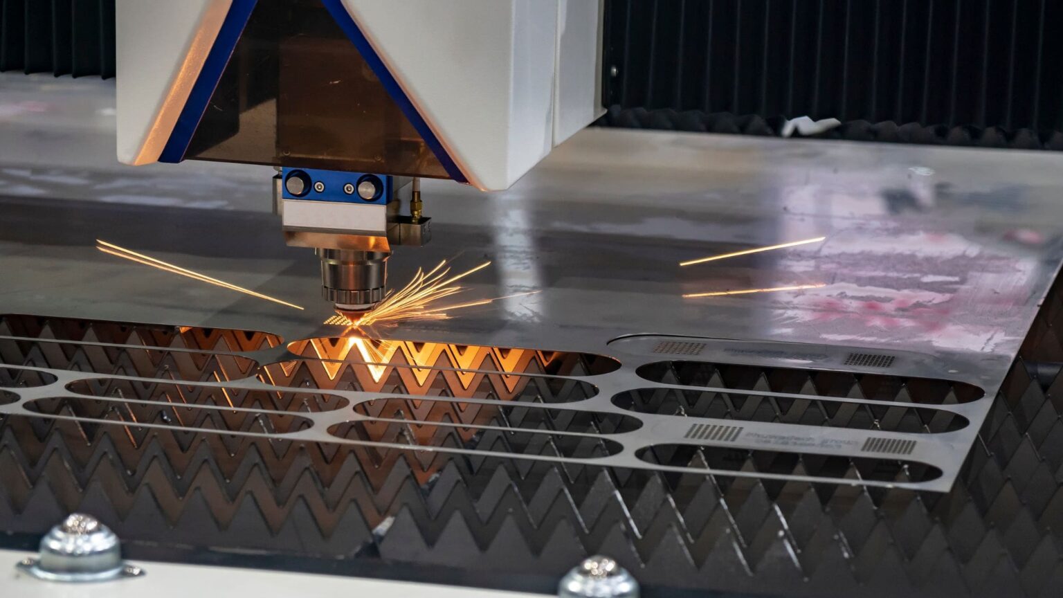 Metal Laser Cutting: Definition, Process, Types and Machines - ACCURL