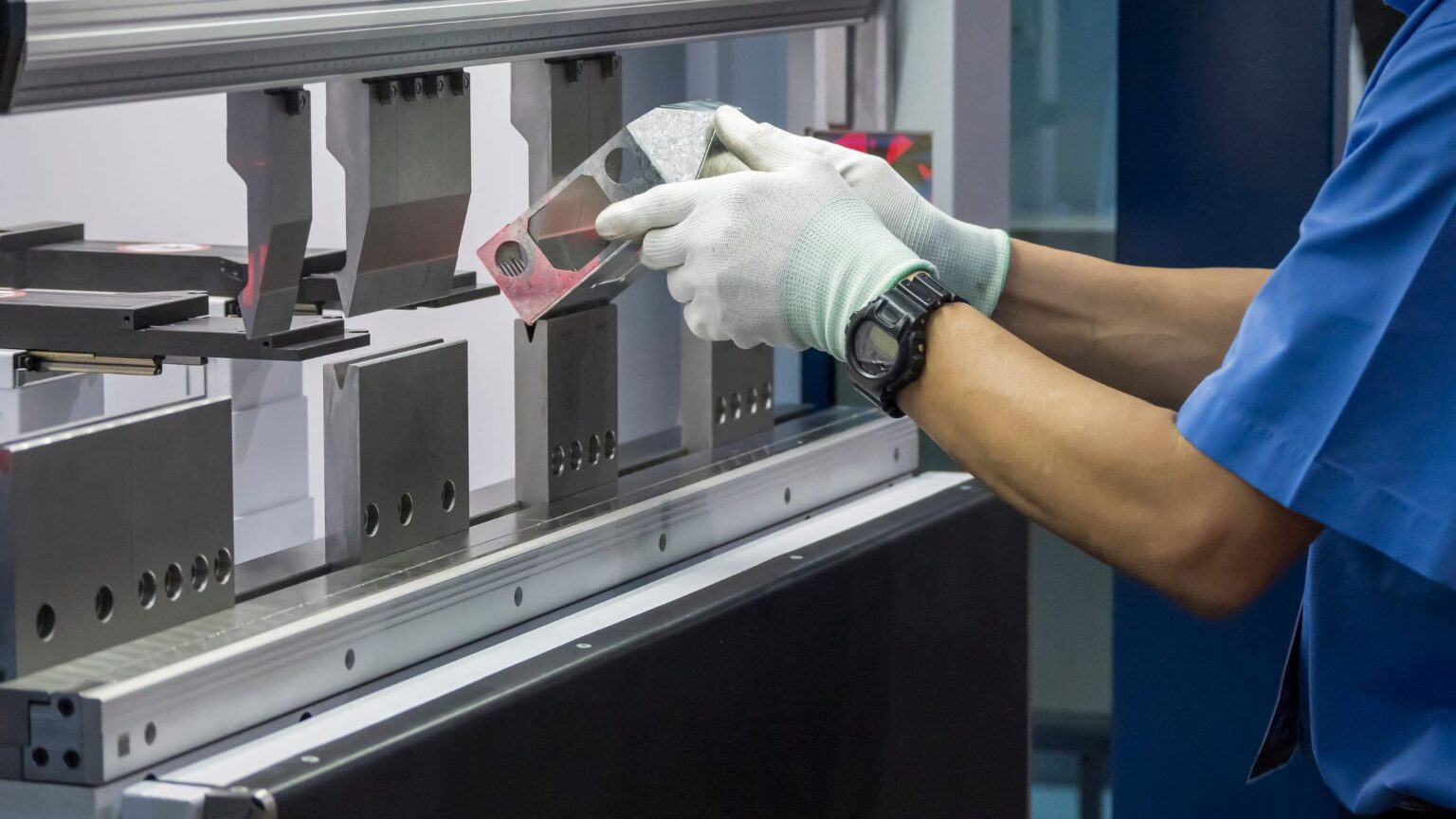 Press Brake Bending: Basics, Types & Tips - ACCURL