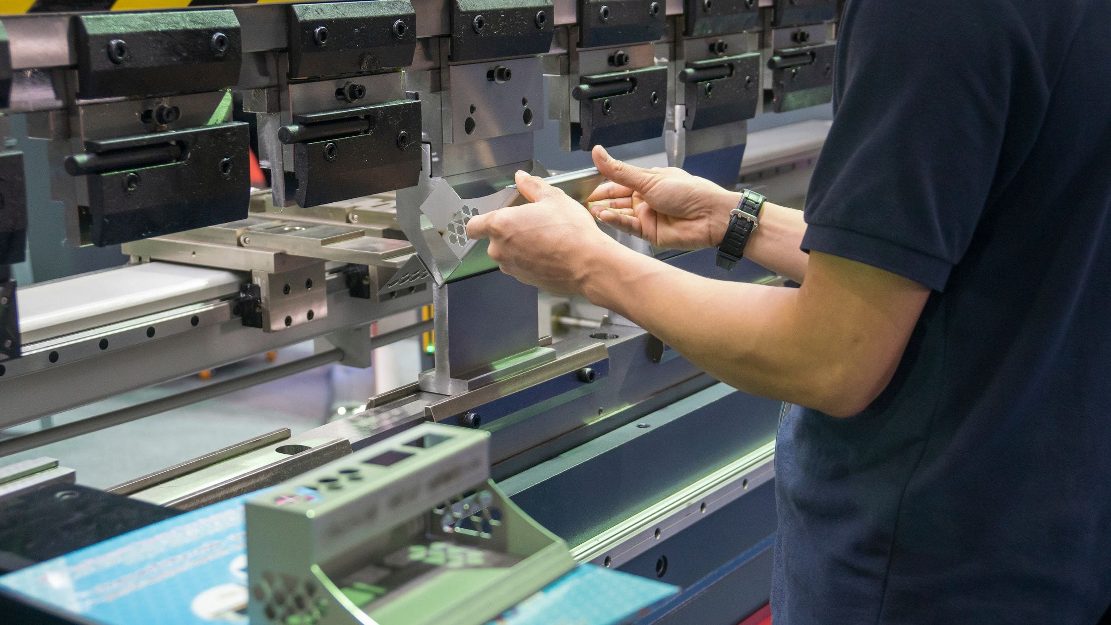 Press Brake Bending: Basics, Types & Tips - ACCURL