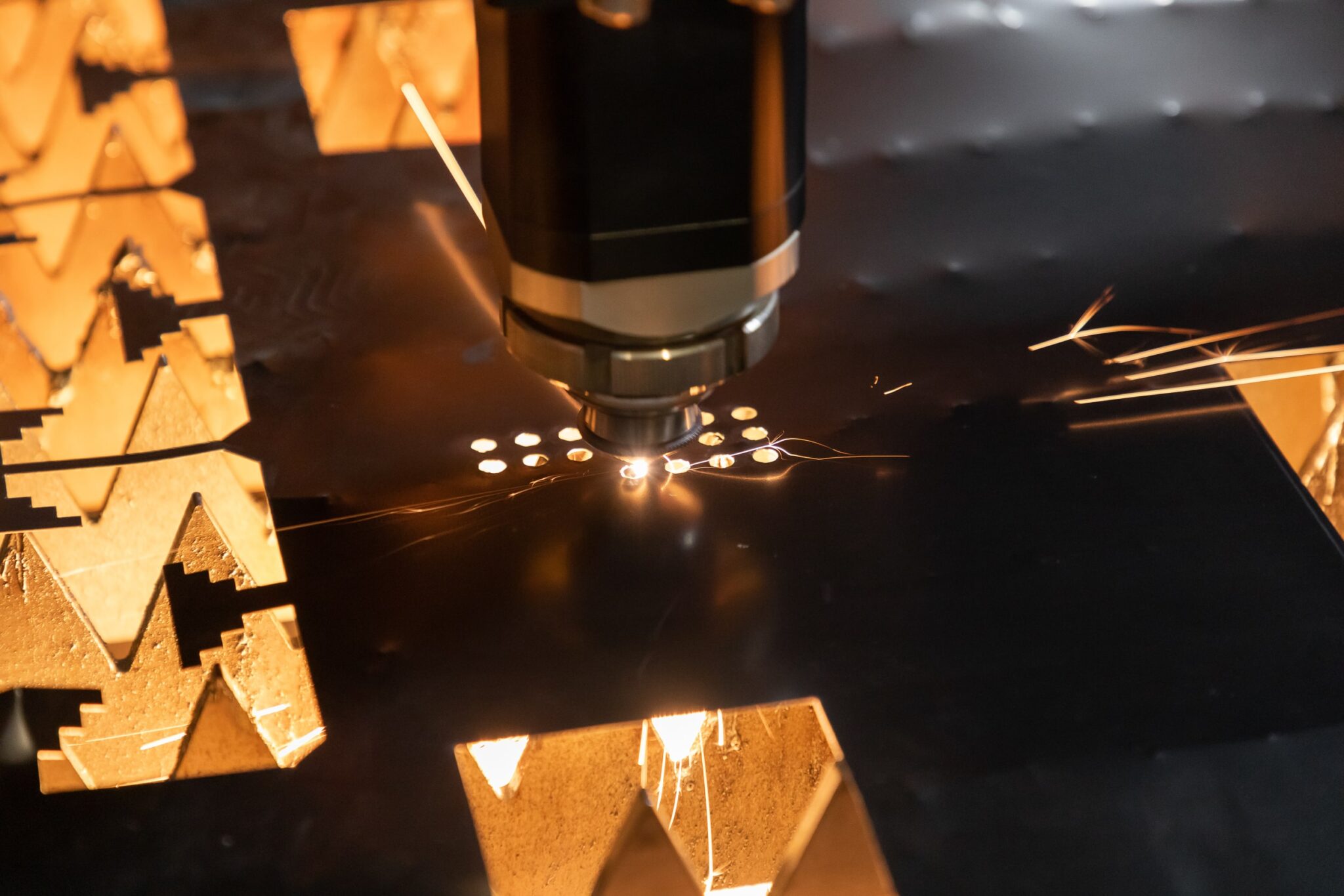 How Hot is a Laser Cutter: Factors that Influence Laser Cutting Thermal ...