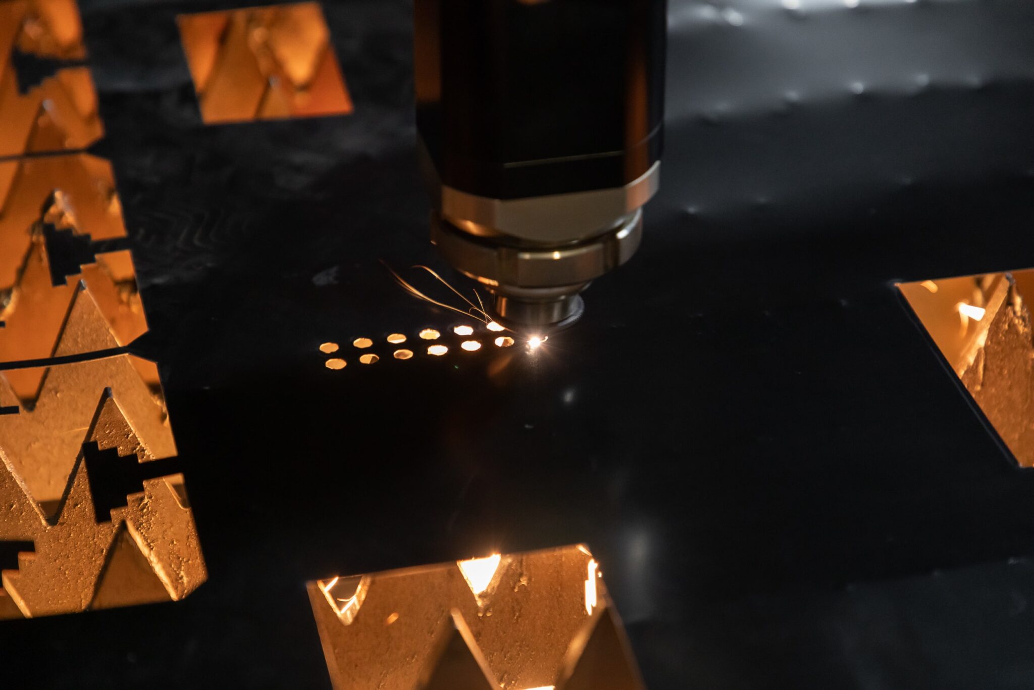Nitrogen Laser Cutting: Process, Advantages and Costs - ACCURL